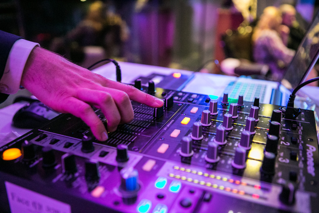 Balkan DJ in Wien - Ihr DJ für Balkan Musik - von Face II Face!
